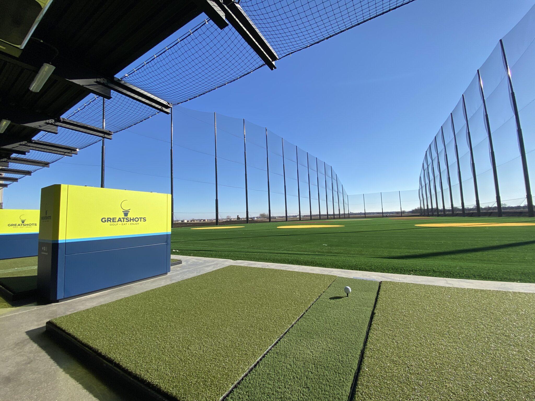 Restaurant Dining and Bar - Great Shots Golf